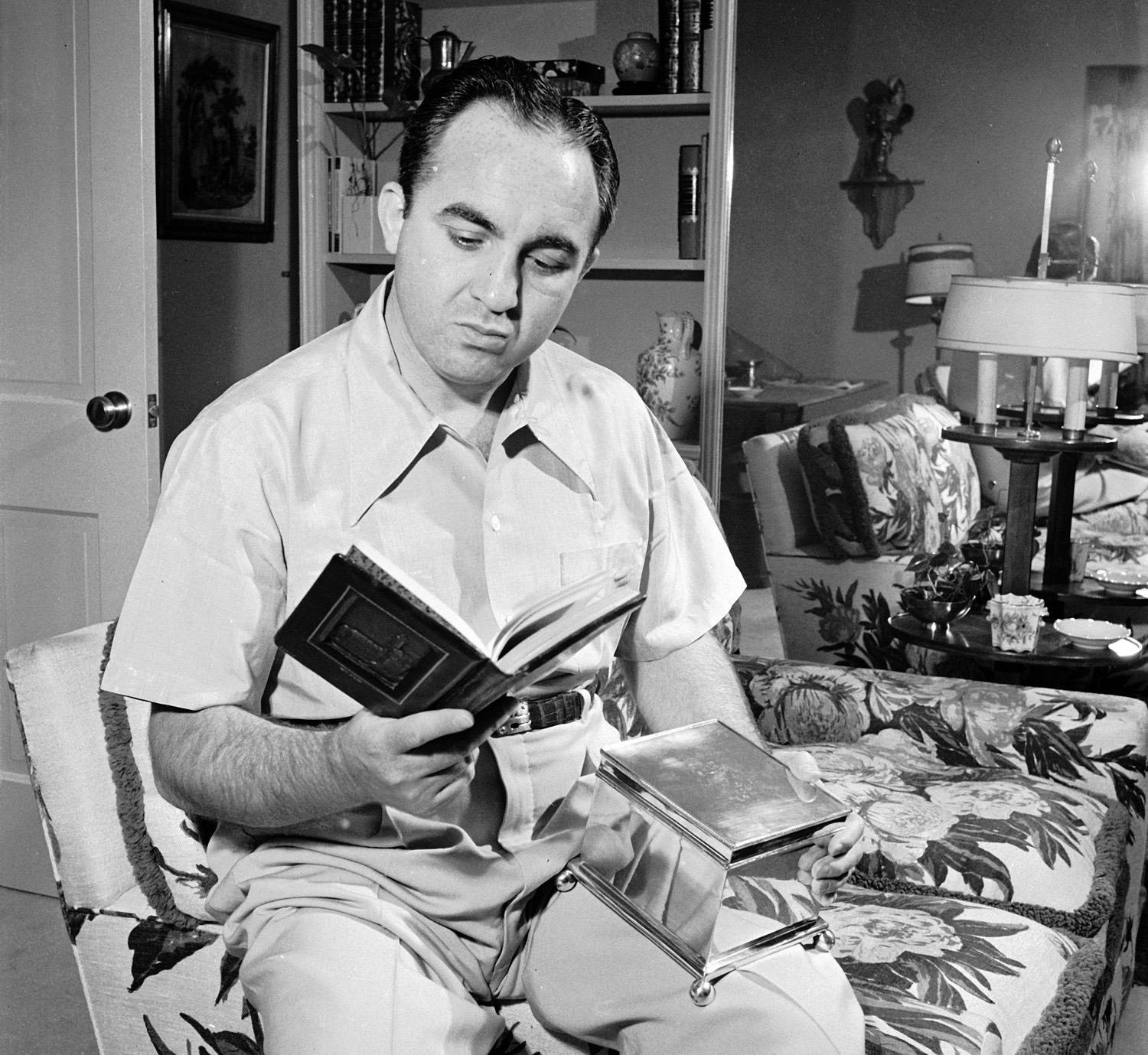 A Day in the Life of the L.A.'s Notorious Mobster Mickey Cohen in 1949 ...