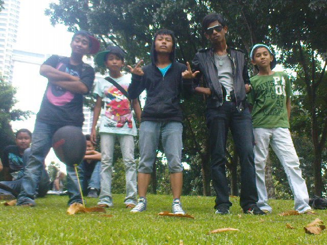 Jimmy Storie's ;]: kawan kawan ouhh kawan kawan ;)