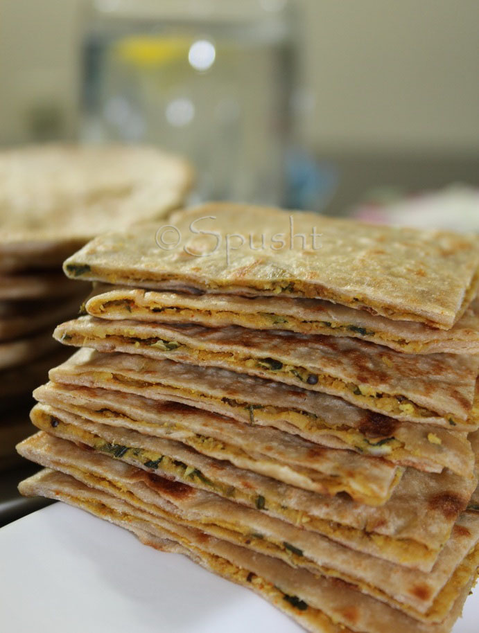 Spusht: Gobhi-Methi Bharwan Paratha [Cauliflower-Fenugreek Leaves ...