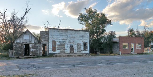 Dead and Dying: Sego ghost town and Thompson Springs, Utah