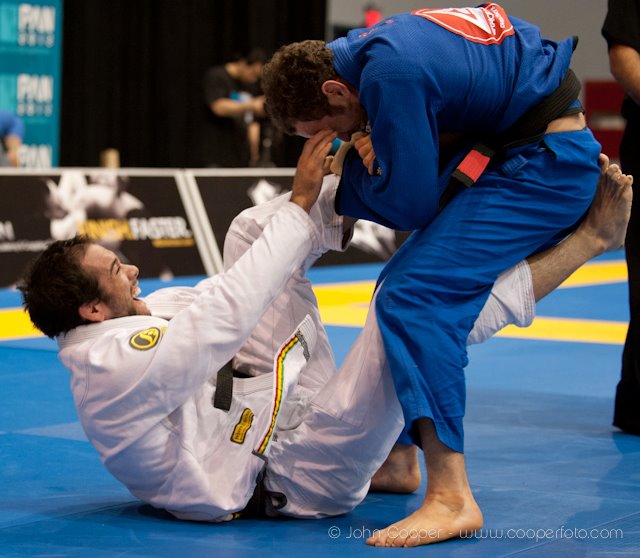 Owner of the nastiest footlock in Jiu-Jitsu, Victor Estima: "I am in ...