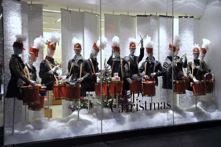 Christmas Window Inspiration | Fitzroy Boutique