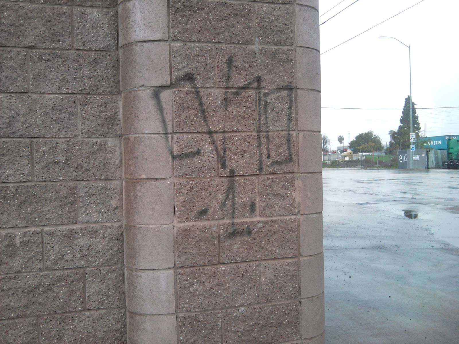 sureno 13 gangs graffiti: Compton varrio 70 tls