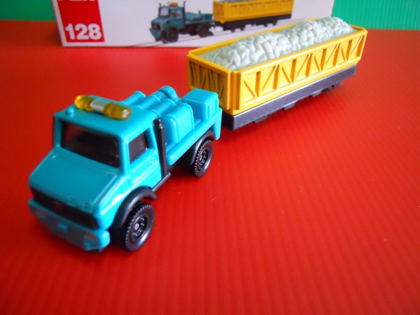Dexters Diecasts (DexDC): Tomica Long Vehicle #128 ~ Mercedes-Benz ...