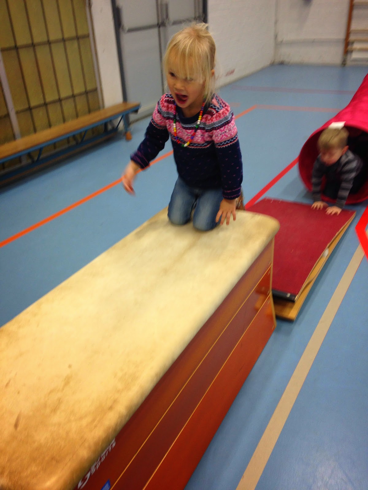 kleuters van het Dambord: Turnen in Sijsele: bewegingsomloop