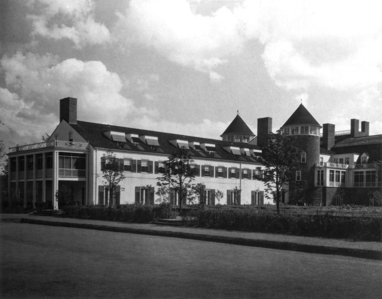 Roundwood Manor Daisy Hill Farm: 2015