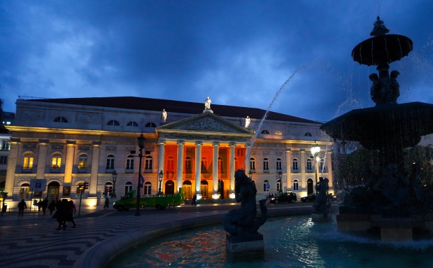 Navegações: Teatro Nacional D. Maria II celebra 170 anos com dança ...