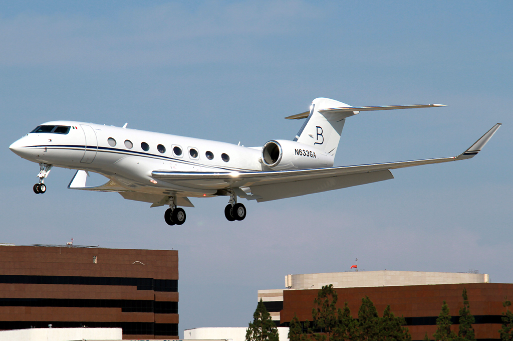 Aero Pacific Flightlines: Mexican G650 flies at Long Beach