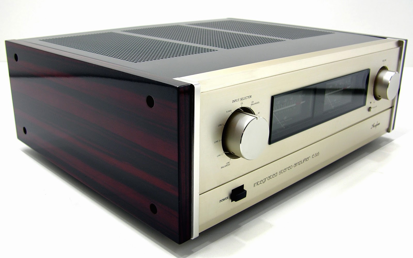Golden Age Of Audio: Accuphase E-305 Amplifier