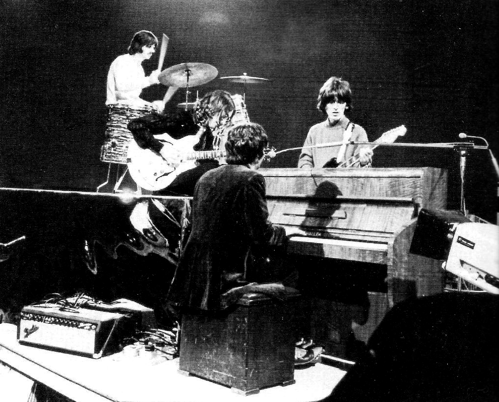 BEATLES MAGAZINE: 47 YEARS AGO: FILMING "HEY JUDE" AND "REVOLUTION ...