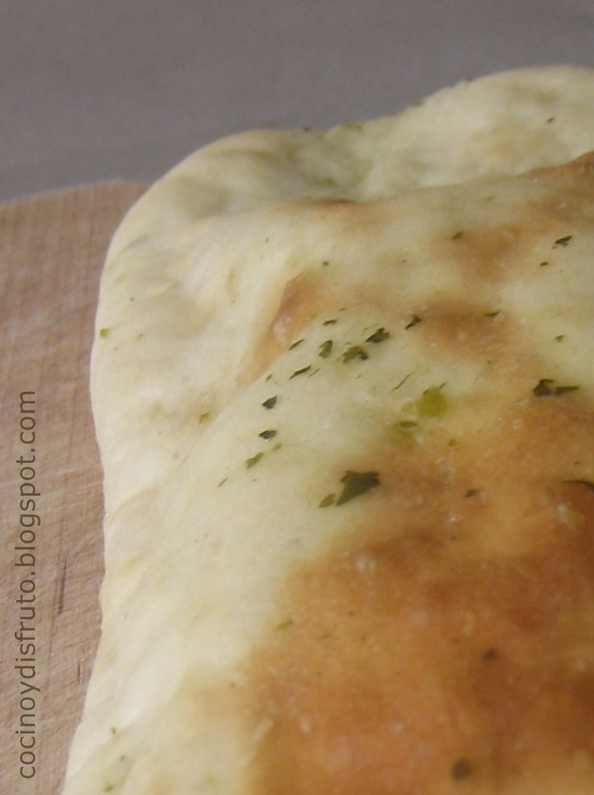 cocino y disfruto: PAN NAAN CON YOGUR Y AJO