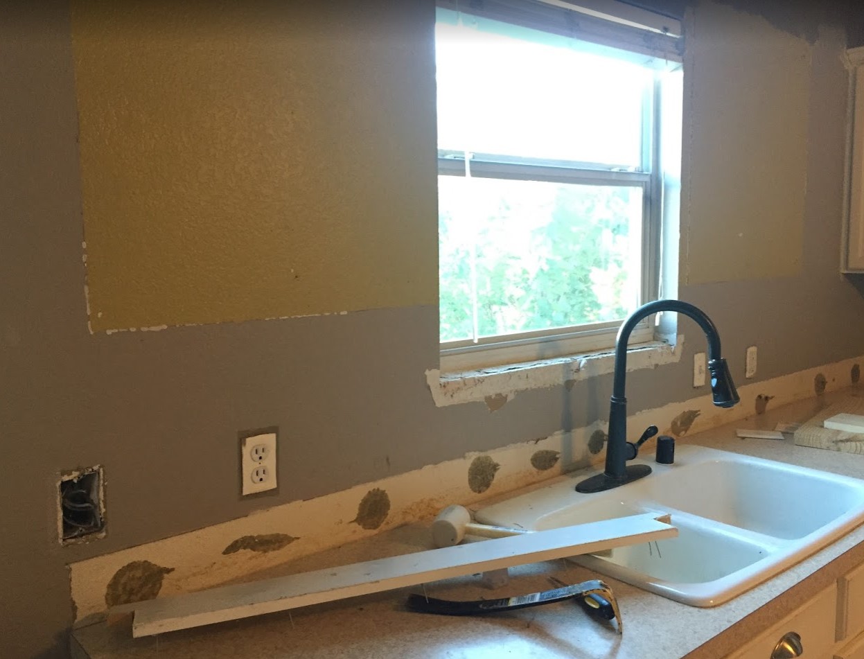 Neagle's Nest: Builder Basic Kitchen Makeover