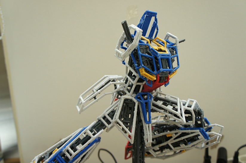 GUNDAM GUY: Zeta Gundam w/ Display Stand Made of Gunpla Runners ...