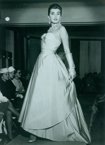 Adalgisa Colombo, Miss Brazil 1958, dies at 73