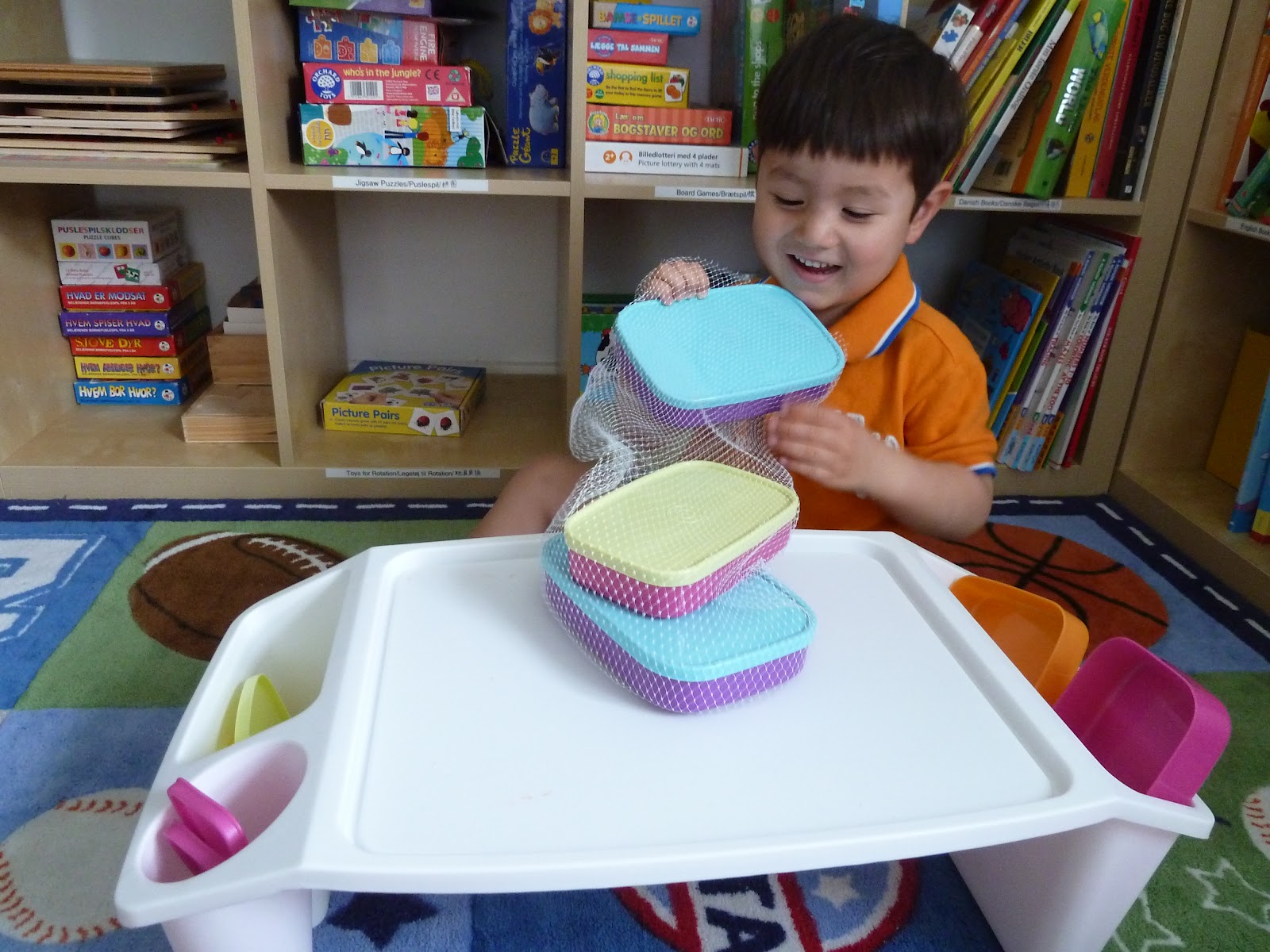 Family FECS: Montessori Activity: Opening & Closing Containers with Lids