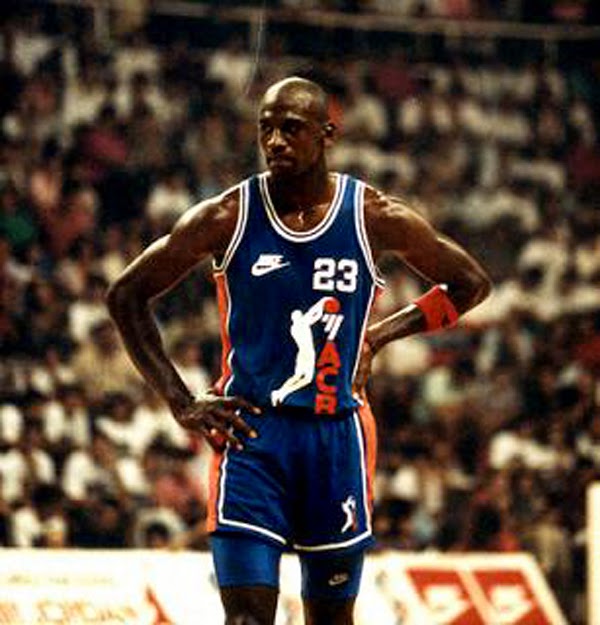 Los Reyes se adelantaron unos meses... Michael Jordan jugó en la ACB ...