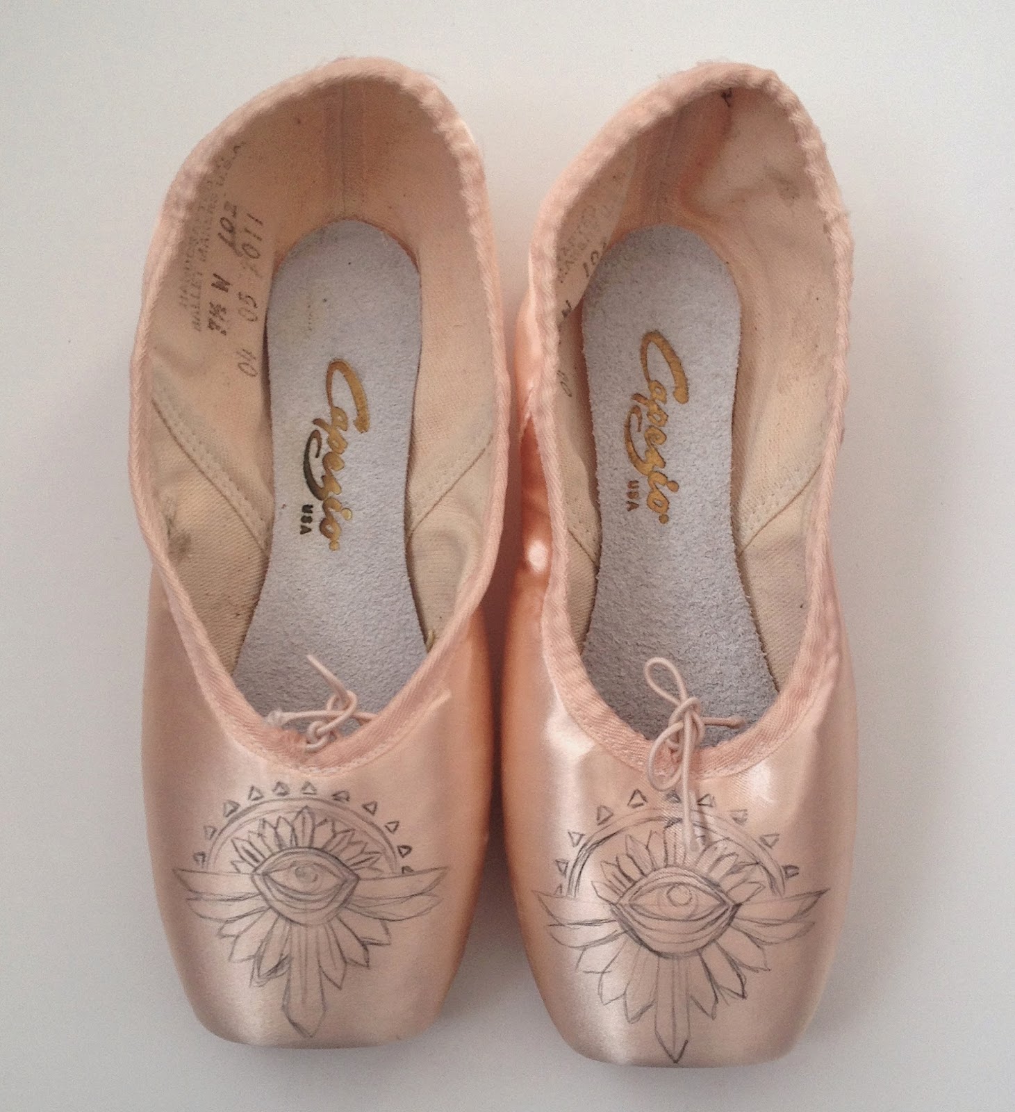 Sew Deadly: Sun-DIY: Painted Pointe