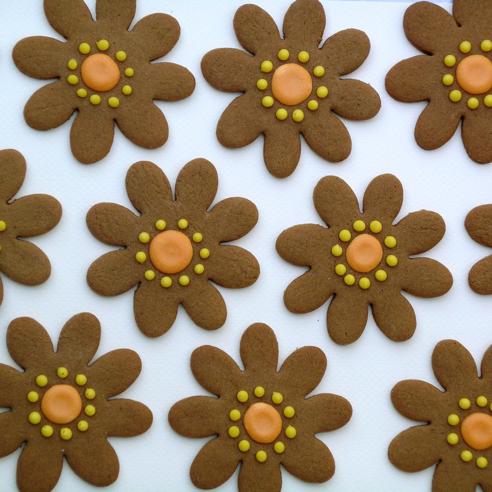THE GINGER COOKIE: FLOWER COOKIES by Nina