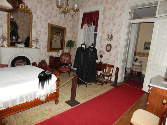 Seeks Ghosts: Woodruff Fontaine House