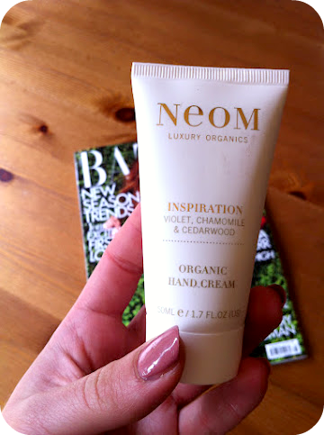 stephnose skin: Neom hand cream free with Harper's Bazaar!