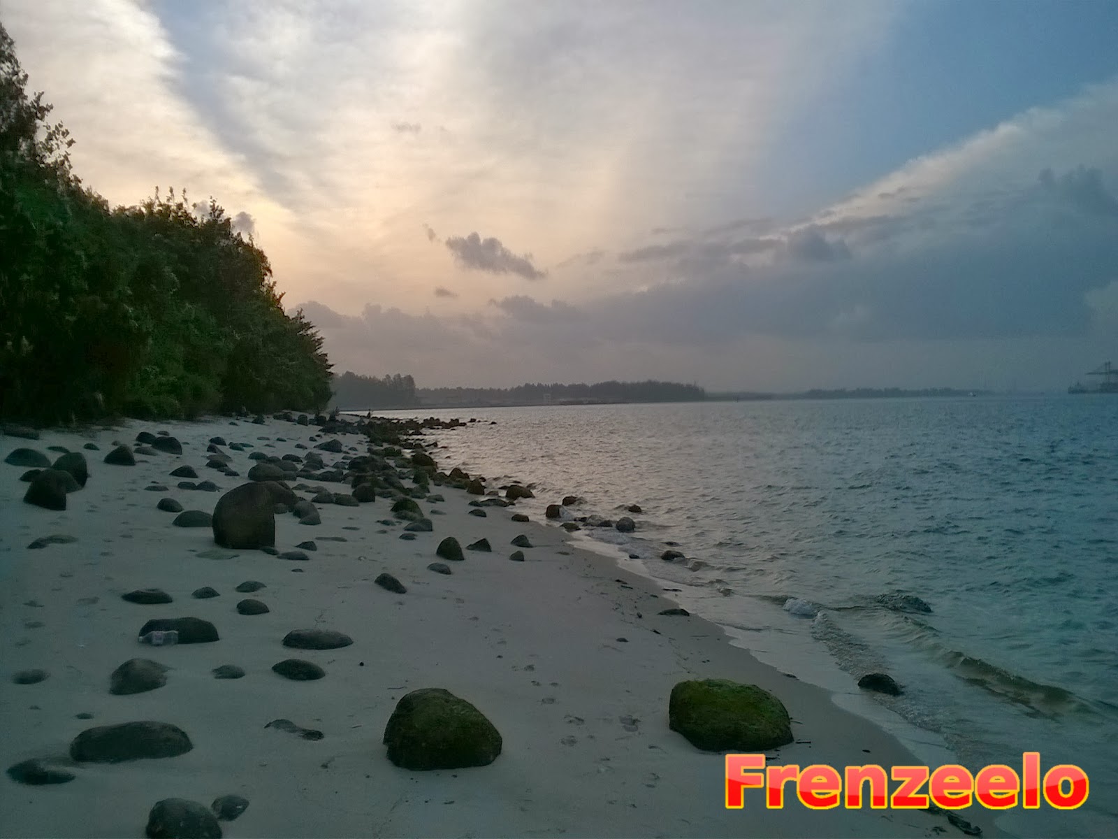 Frenzeelo: Punggol Beach AKA Punggol Point Park