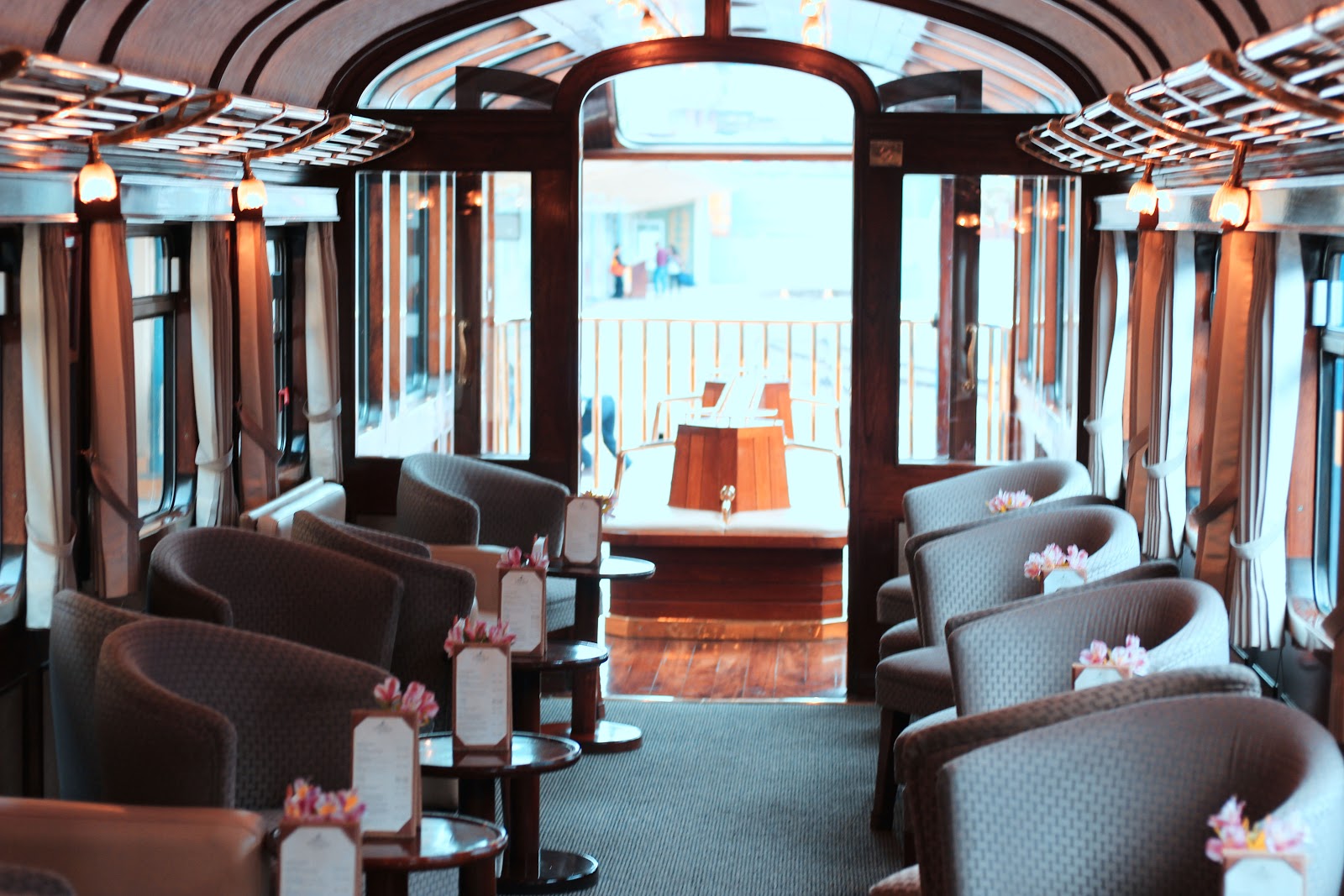 TITICACA TRAIN | PERU TRAVEL GUIDE | THEULIFESTYLE | Sojuls Blog