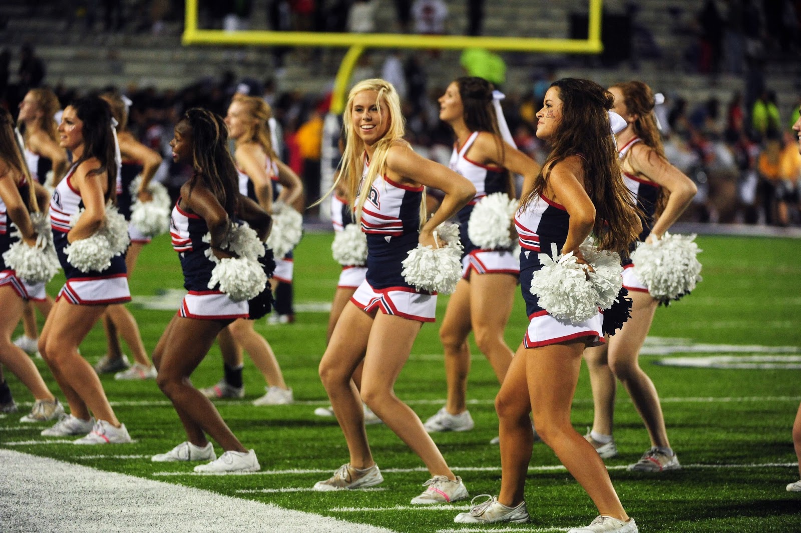 Cadê as cheerleaders? | Jim's Adventurous World