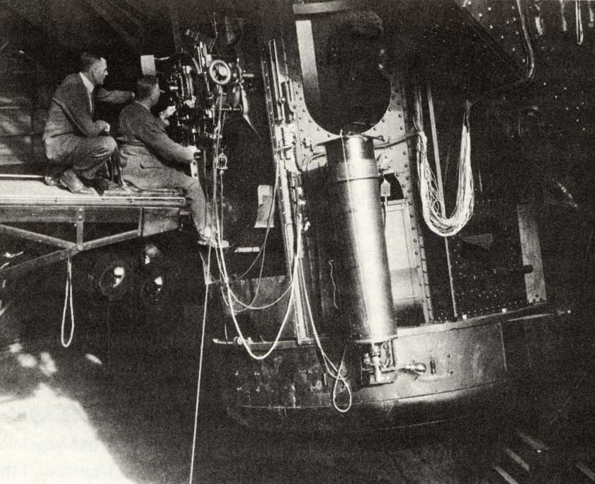 Humason y Hubble en el Telescopio de Monte Wilson