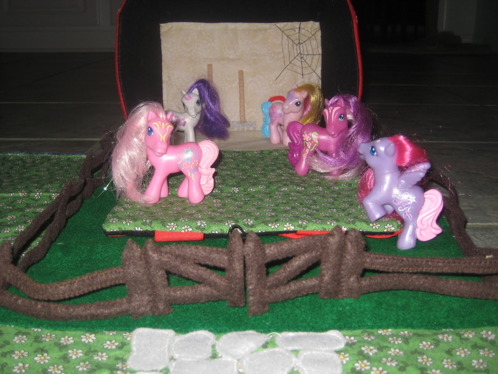 Red Write Returning: My Little Pony Playmat and Take-a-long Barn