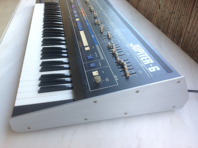 MATRIXSYNTH: Roland Jupiter 6 1983 cleaned, recapped, callibrated SN 343529