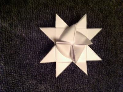 The Norwegian Nest: Folded paper stars - brettede papirstjerner