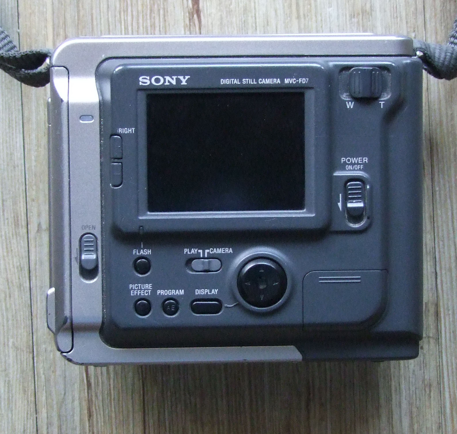 le fouretout photo: Sony Mavica MVC FD7