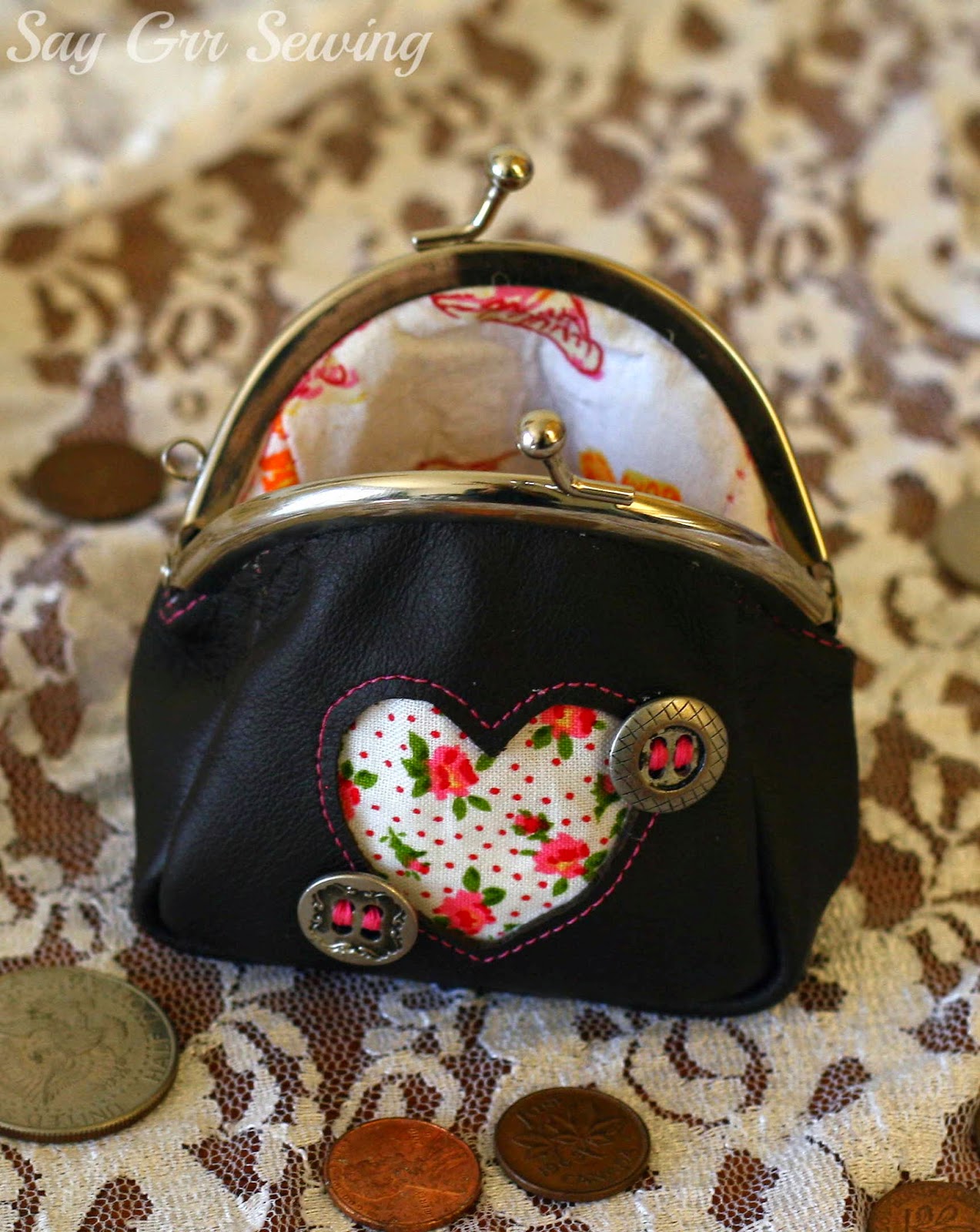 Say Grr Sewing: Leather Love Coin Purse