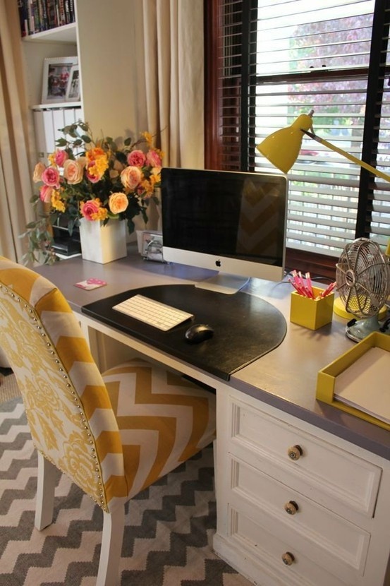 Eye For Design: Decorating With The Grey and Yellow Color Combination