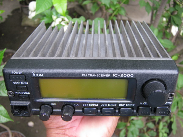 MEDAN RADIO: Icom IC-2000