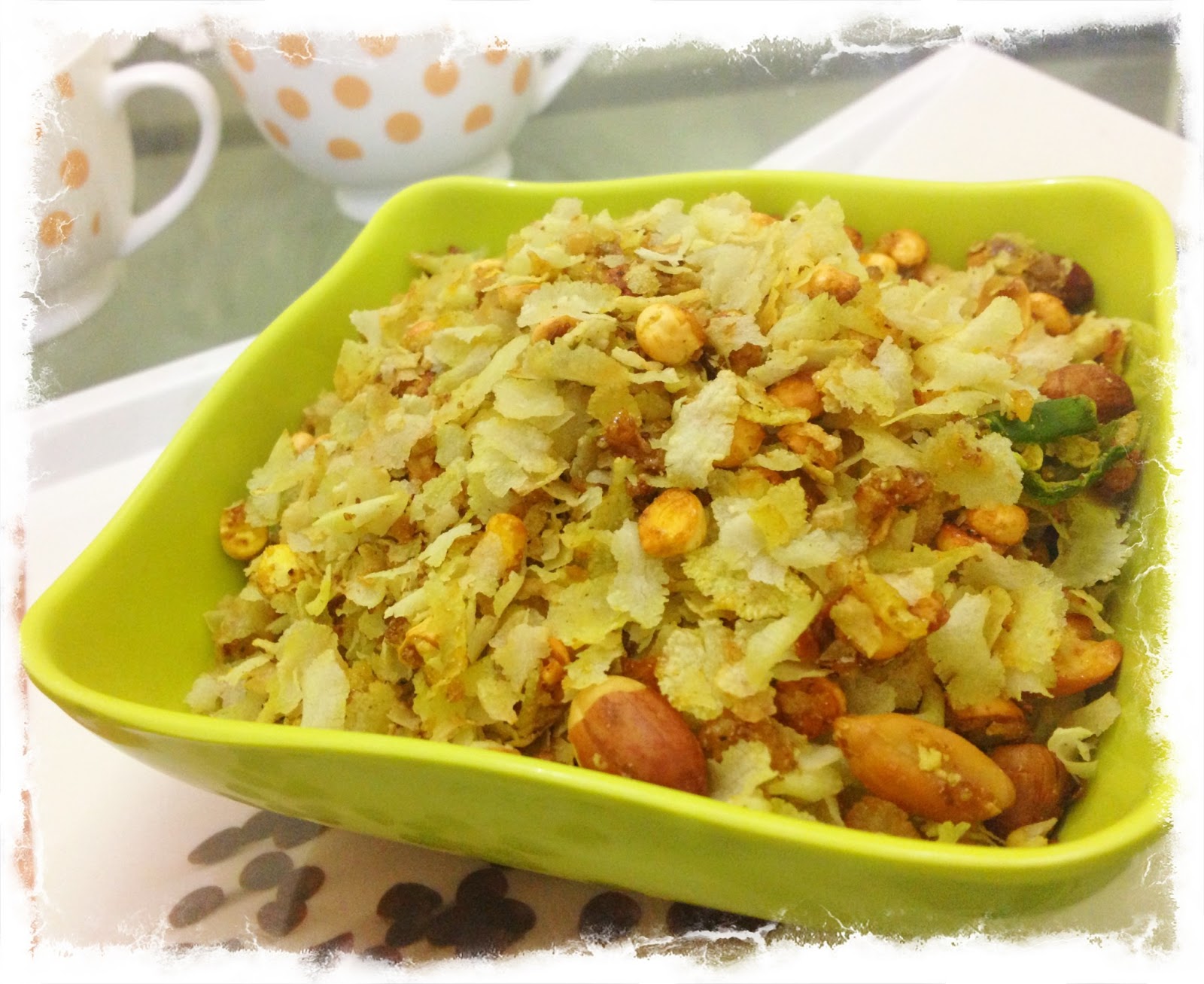 Paprekaa - Bon Appetit !!!: Flattened Rice Mixture / Poha Mixture ...