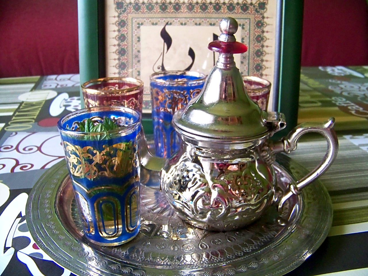 Mi Cocinita de Juguete: Cómo Preparar el Té Moruno