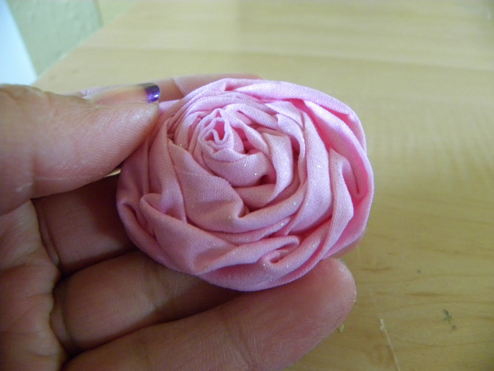 Scrap that Baby!: Heather's Fabric rolled flowers Tutorial.