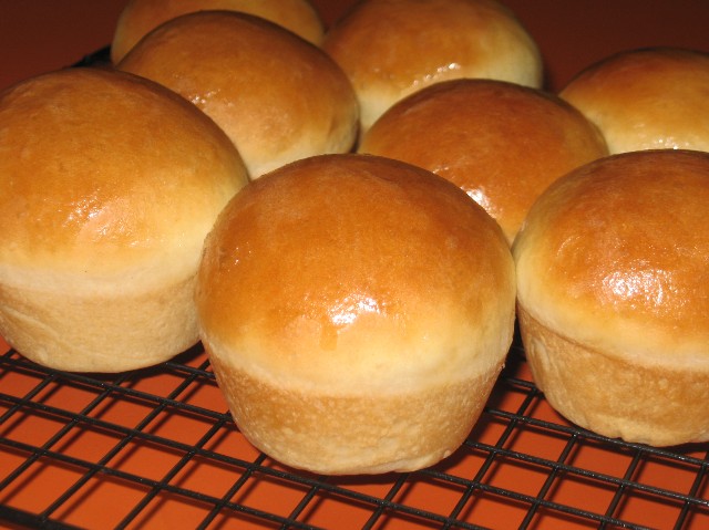 Coleen's Recipes: BROWN AND SERVE DINNER ROLLS