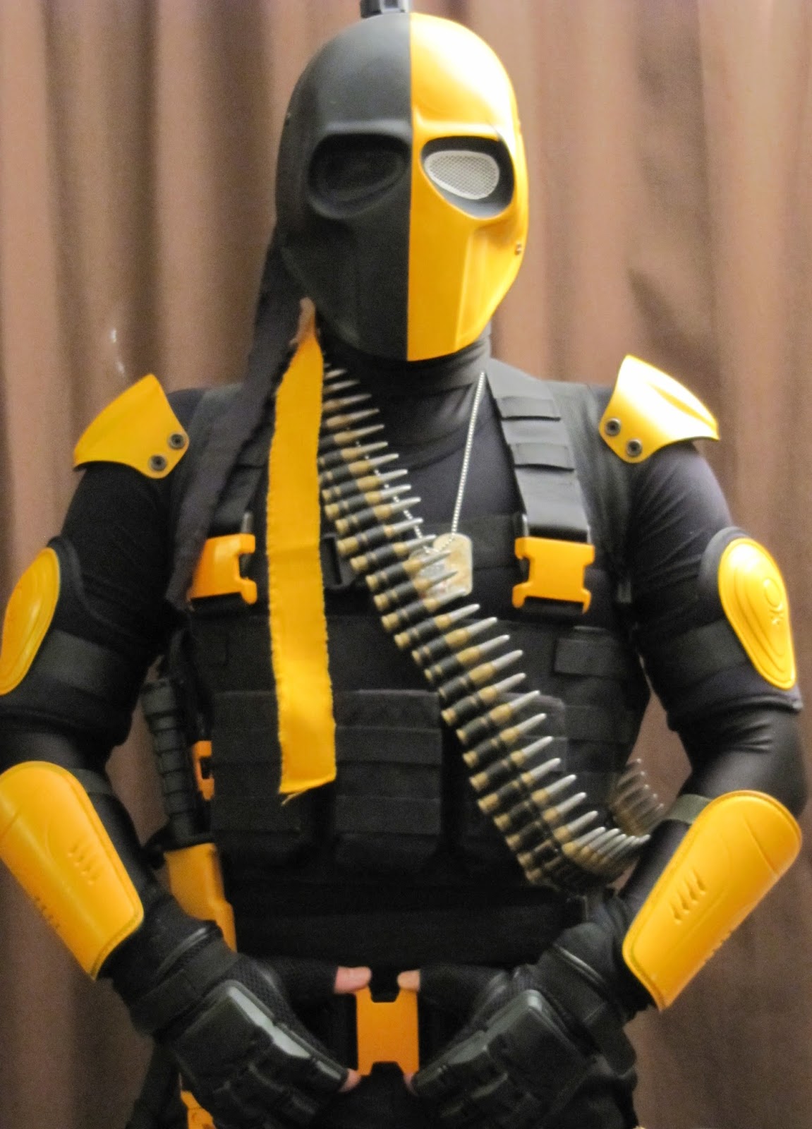 Costumes et Cosplay: Deathstroke Japan Expo 2013