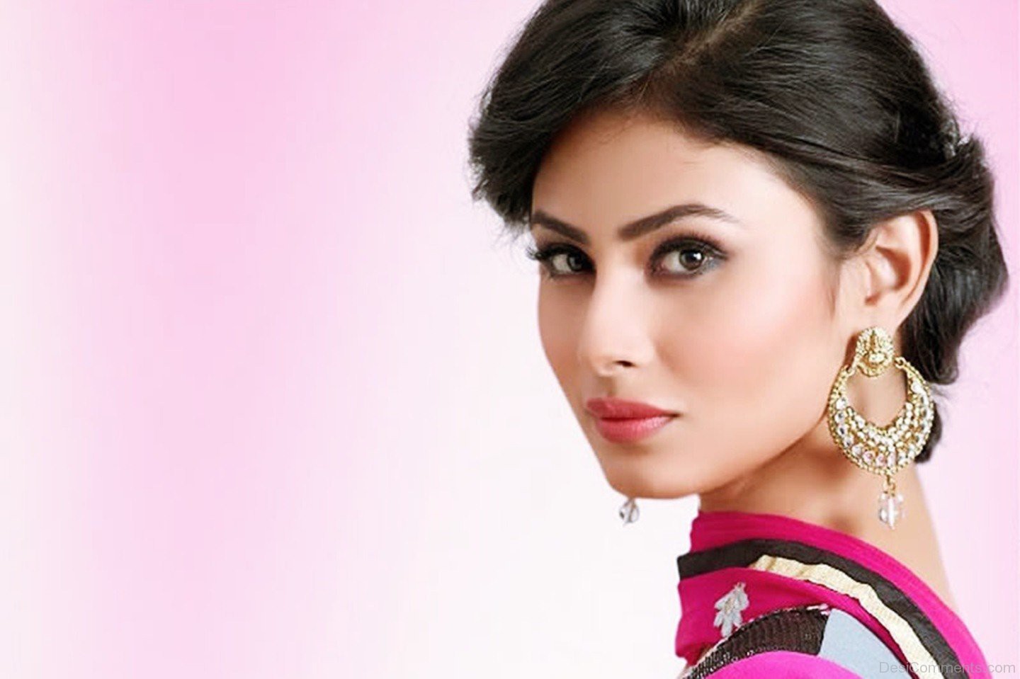 Mouni Roy Indian TV Actress Images (30+ pics) | Damn Sexy