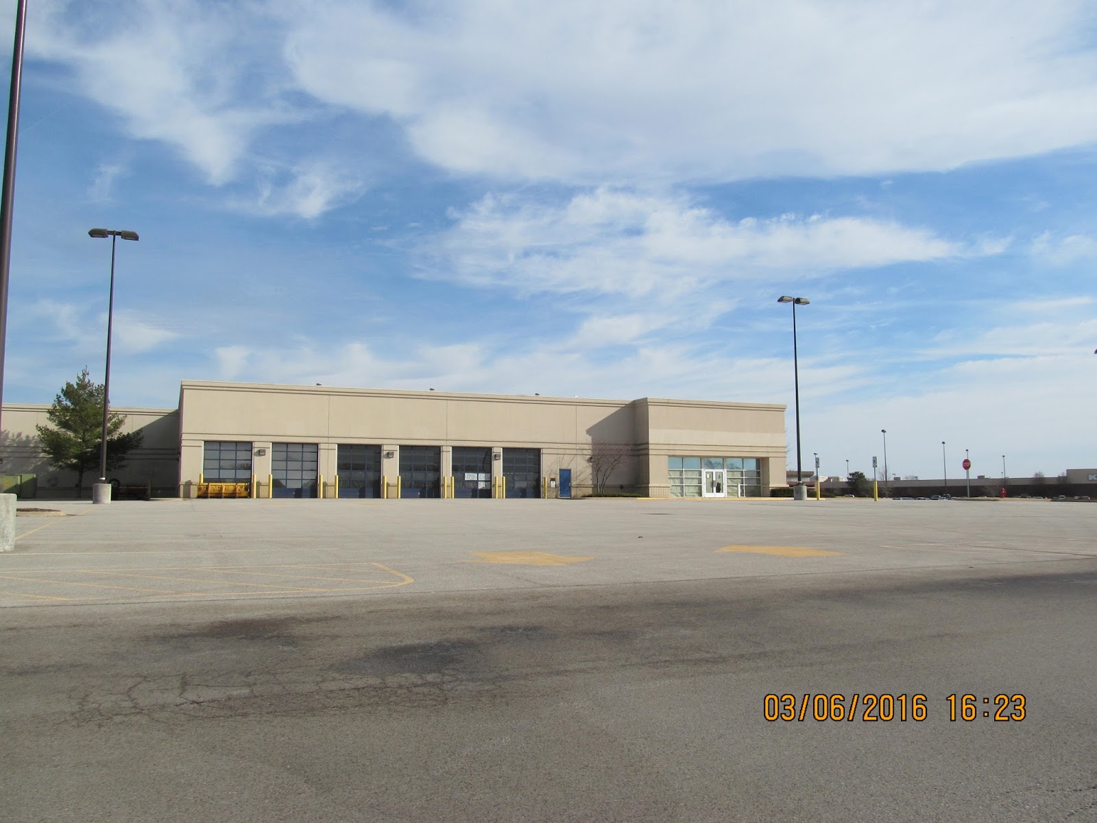 Trip to the Mall: Hickory Point Mall- [(Forsyth) Decatur, Illinois)]