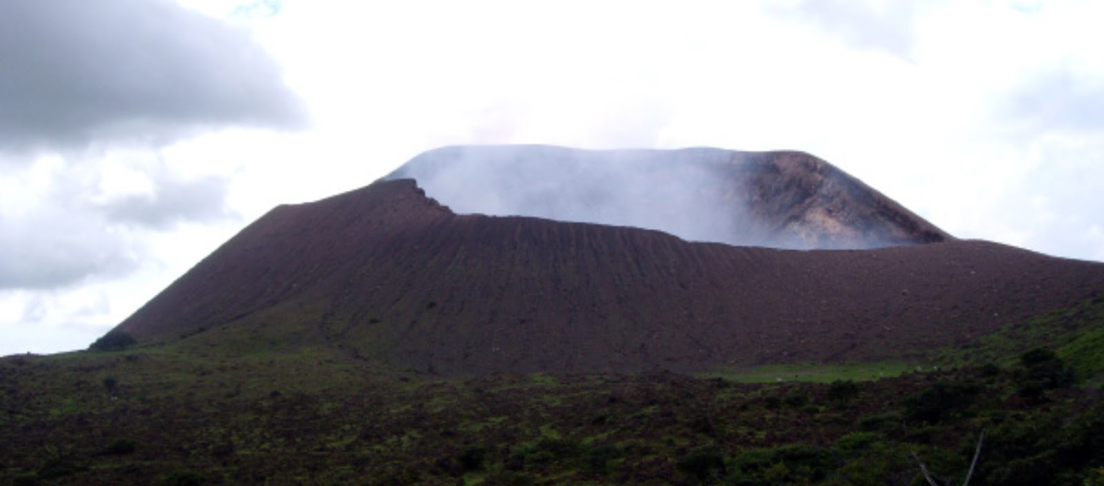 .: El volcán Telica: Descripción general de actividad y sismicidad local