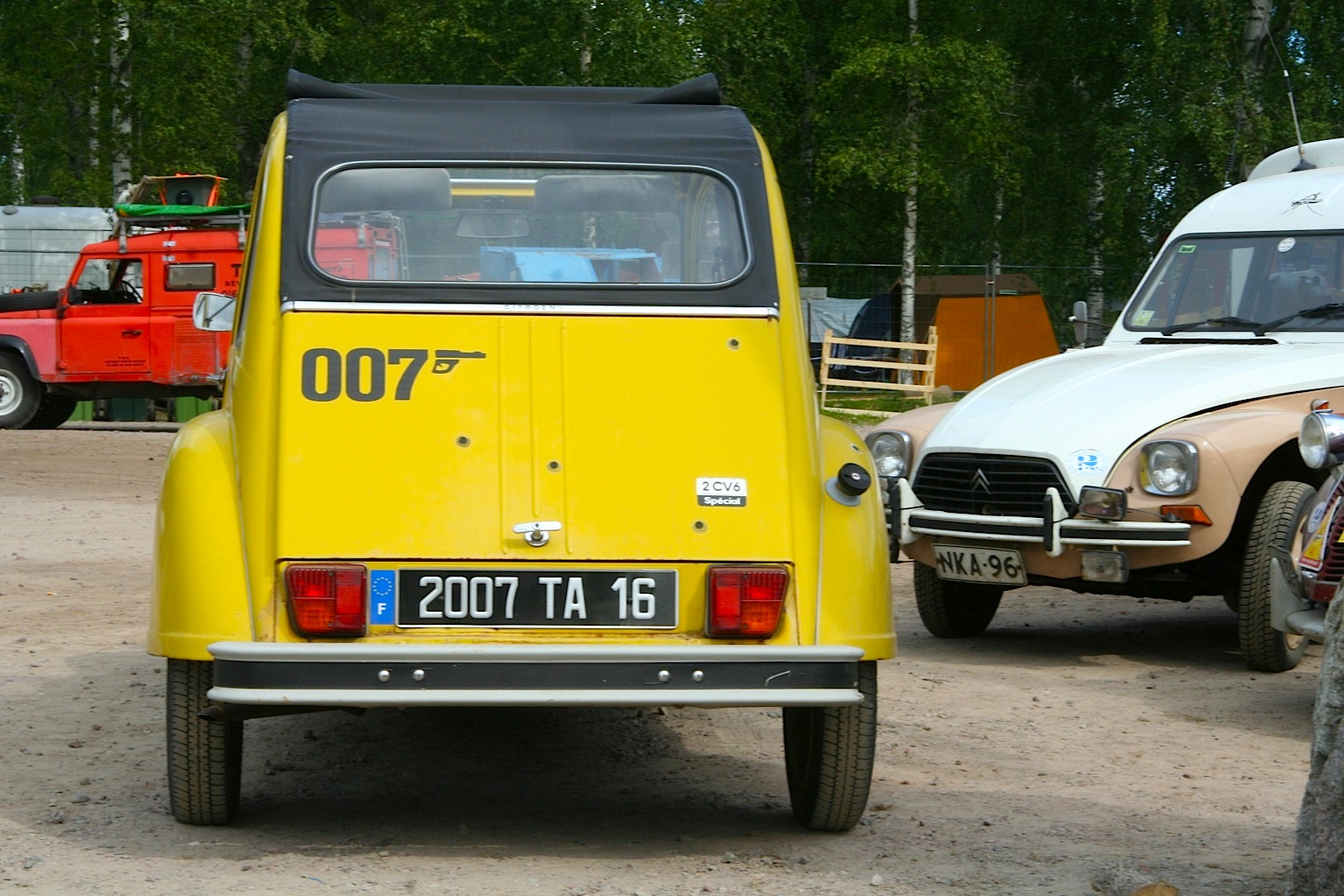 Net Cars Show: 1981 Citroën 2CV '007'