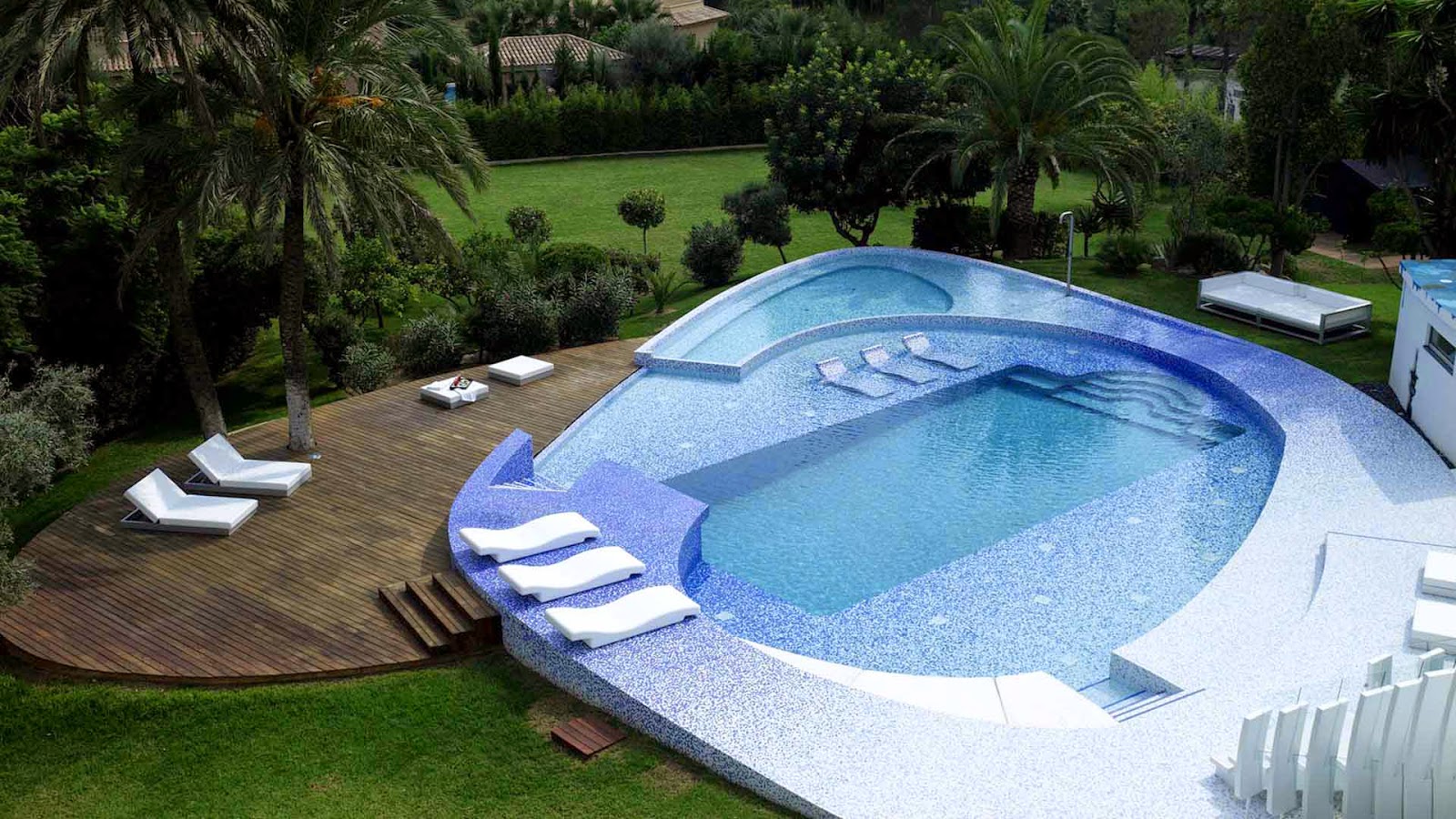 Dream House Designs: 5 BEAUTIFUL AND CREATIVE OUTDOOR SWIMMING POOL ...