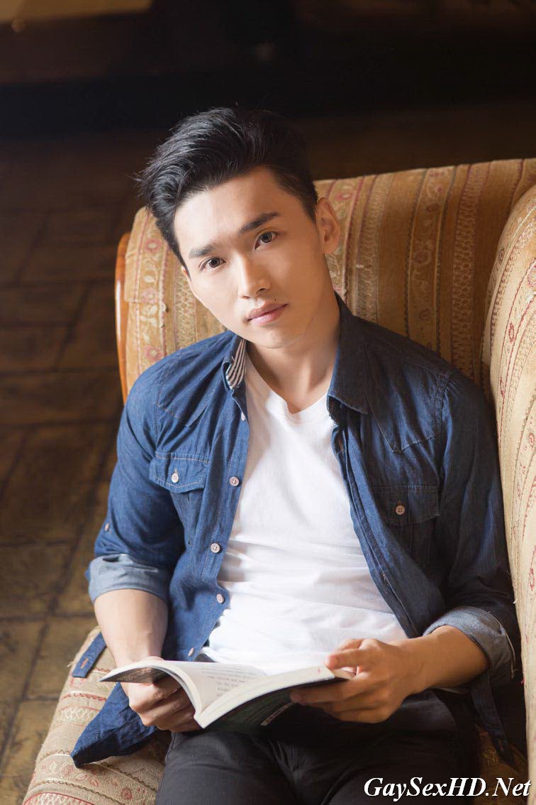 HOT MALE MODELS: Blue Photo Magazine No.1