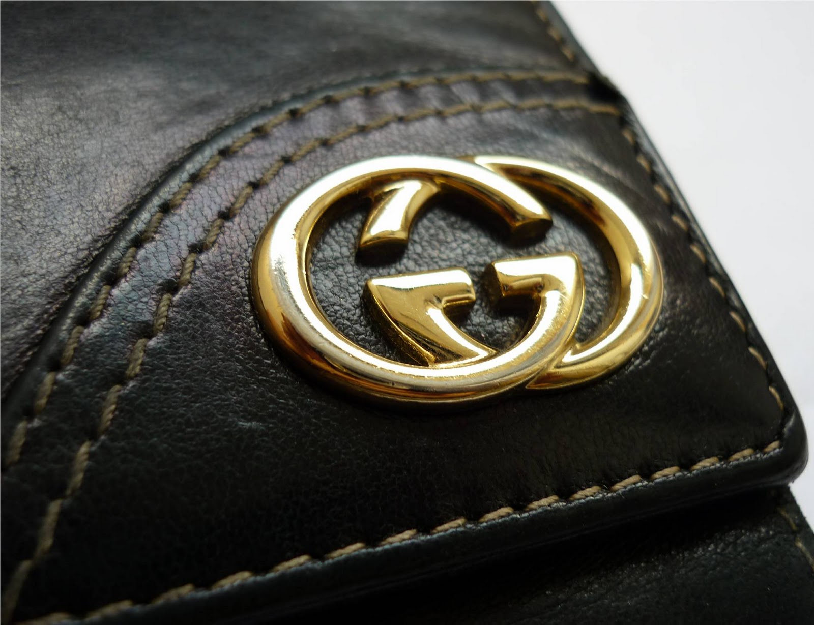 Janji Laku: Authentic GUCCI Leather Wallet