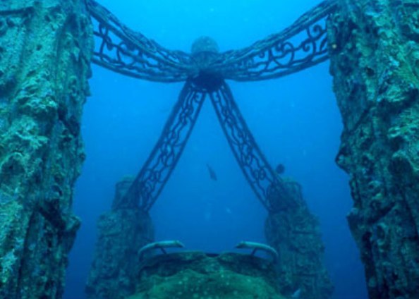 Keren!! Ada Pemakaman Bawah Laut Ala Atlantis di Florida - Aneh Tapi Fakta