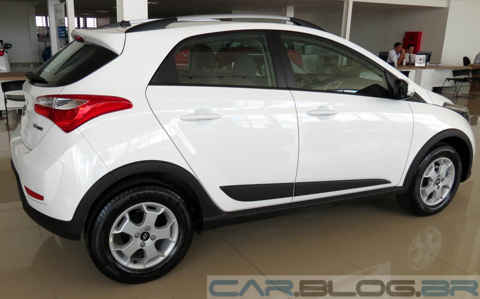 Hyundai HB20X Premium Branco: fotos e vídeo