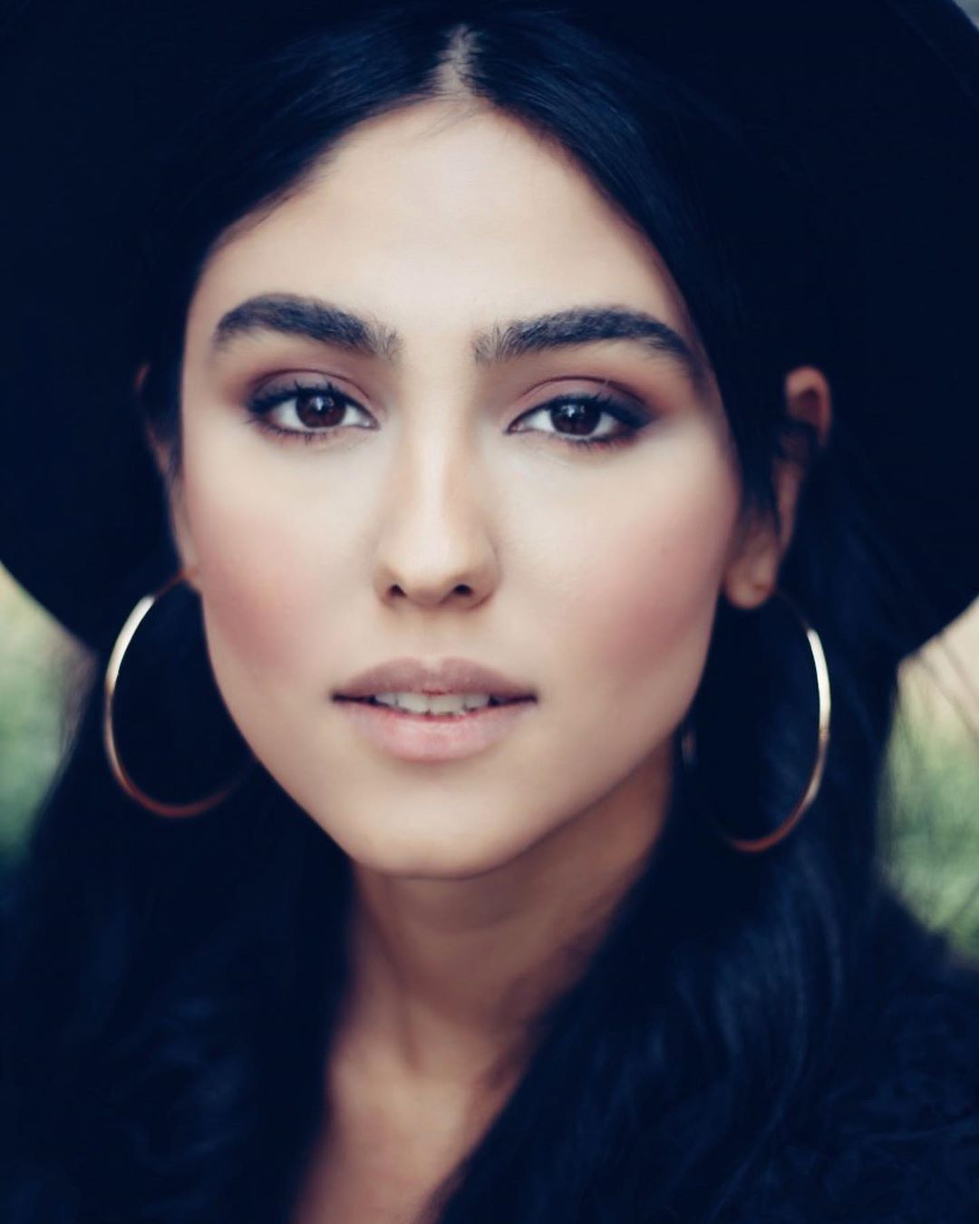 Ramina Torabi Hot photos in new three Style and make up